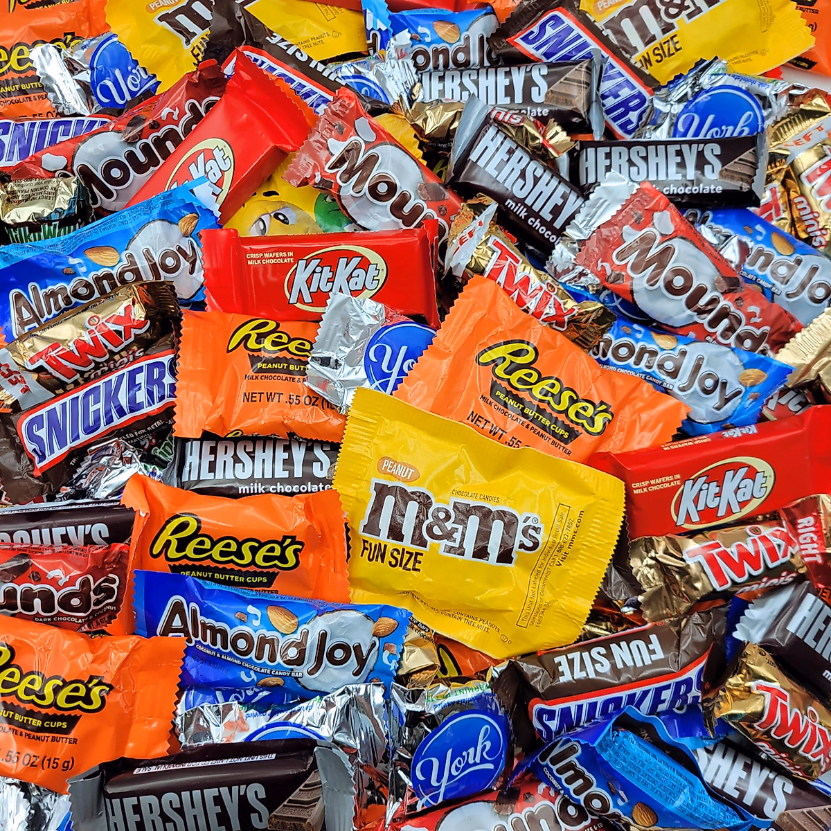 Ultimate Bulk Candy Assortment – 3 lbs of Assorted Mars & Hershey Chocolate Variety Pack – Individually Wrapped Fun Size Bulk Candy – Perfect Chocolate Mix for Pinata Fillers, Party Favors, Candy Dish Fillers, Basket Filler Candy, and More!