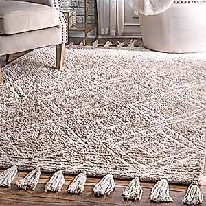 nuLOOM Layla Moroccan Diamond Tassel Wool Area Rug, 7' 6" x 9' 6", Tan