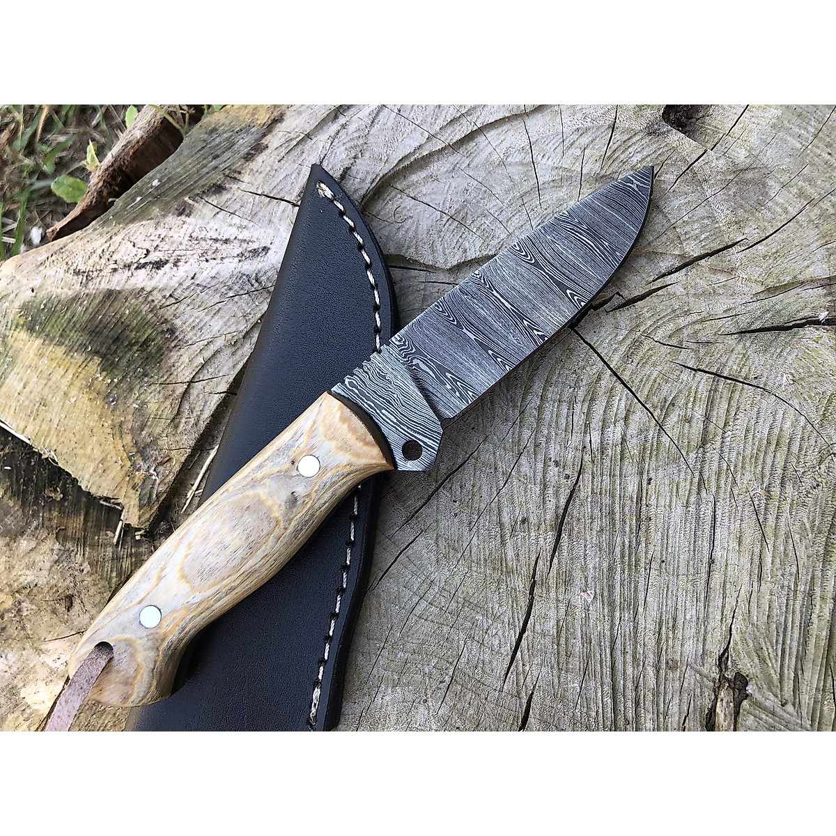 Perkin 7 Inches Damascus Steel Hunting Knife With Sheath SK500