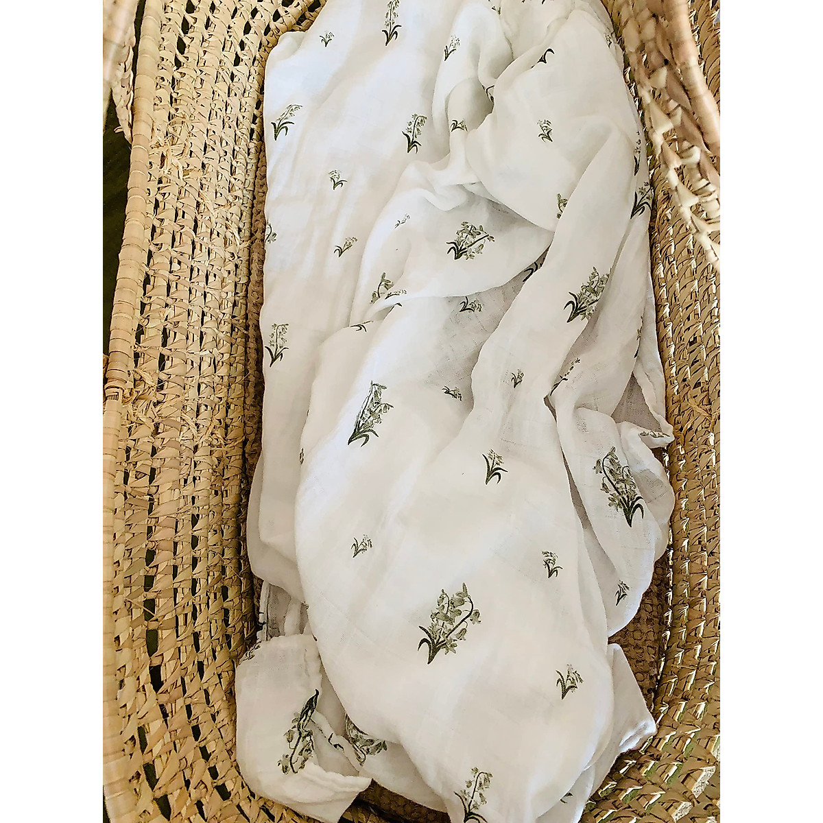 Leyl&Ari Muslin Swaddle Blanket | Floral Baby Wrap | Gender Neutral Newborn Essentials (Blue Bells)