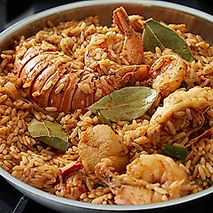 Regal Whole Bay Leaves Spice - Dried Bay Leaf Herb to Add Strong And Tangy Flavor to Your Dishes ( Laurel and Bay Leaves 1.5 oz Small Container for Cooking and Seasoning Needs)