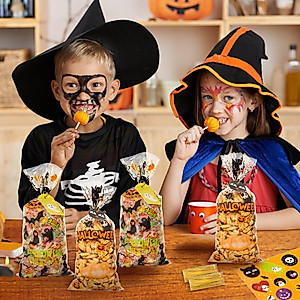 GOMANCHE Halloween Cellophane Treat Bags, 100 pcs Clear Halloween Goodie Bags with 100pcs Twists Ties, 4 Styles Halloween Cellophane Candy Bags with Gift Tag for Kids Halloween Party Supplies