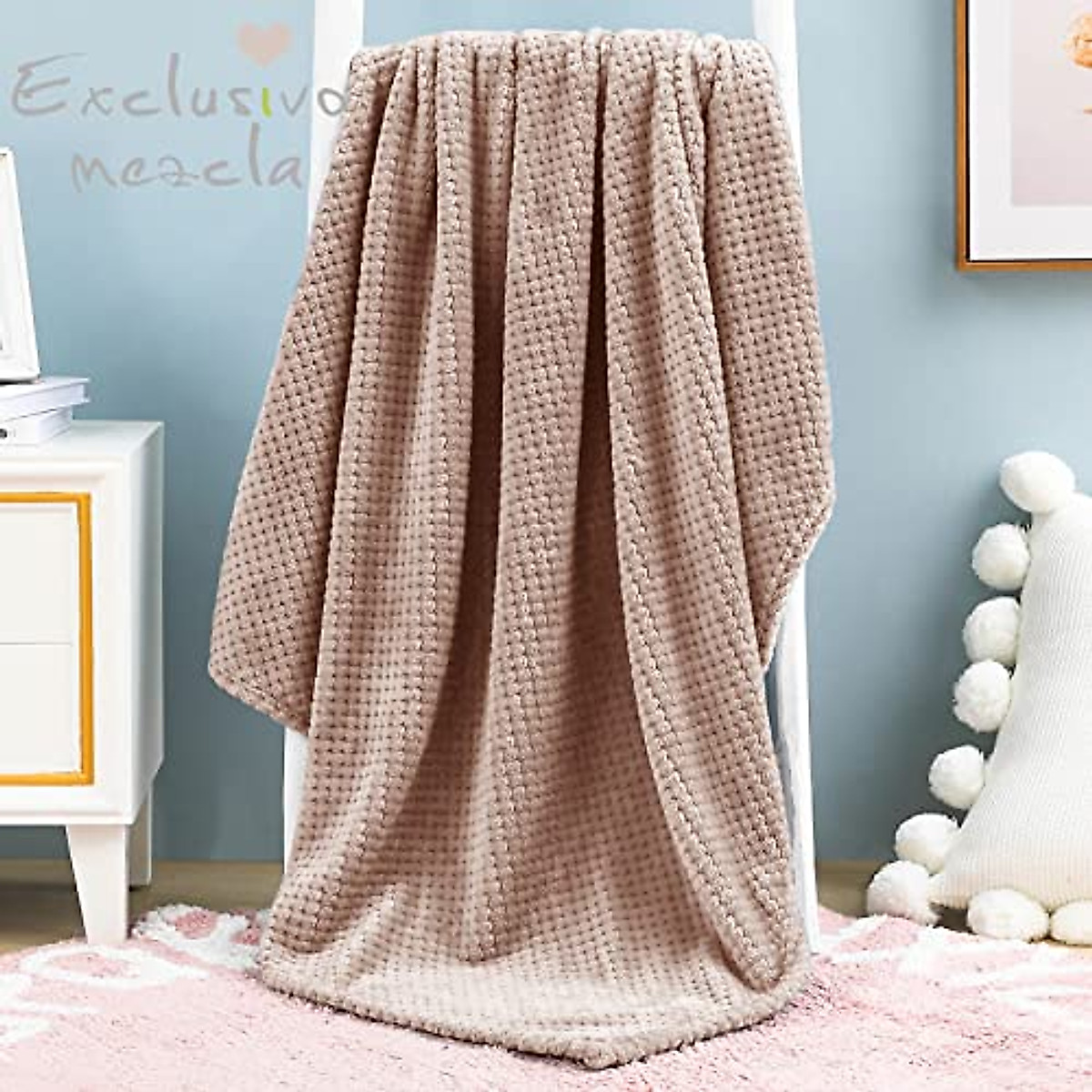 Exclusivo Mezcla Fleece Throw Blanket, Super Soft and Warm Blankets for Couch, Sofa and Bed Waffle Textured, Cozy, Fuzzy and Lightweight (Camel, 40x50 Inches)