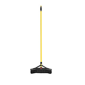 Rubbermaid Commercial Products Maximizer Push-to-Center Broom with Multi-Purpose Bristle, 18" Wide, Black (2018727)