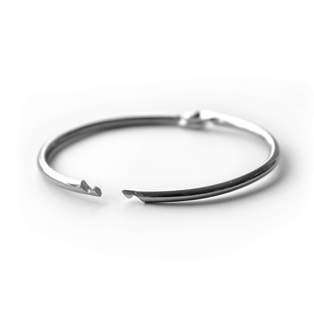 Zenna Home Stainless Steel Rust-Resistant Shower Curtain Rings, Set of 12 Round Metal Hooks with Secure Clasping Mechanism, 2-Inch Diameter, Chrome Finish