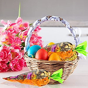 YASUOA 100 Pieces Easter Carrot Transparent Cone Cello Bags Carrot Shaped Green Top Goody Bags 7.9 * 15.4'' Plastic Treat Bags Triangle Bags for Kids Party Bean Cookies Popcorn Christmas Chocolates