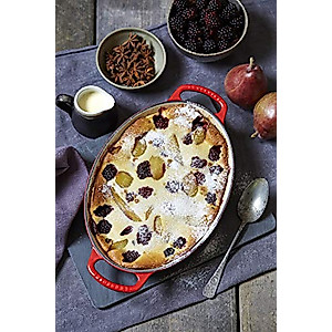 Le Creuset Enameled Cast Iron Signature Oval Baker, 1 qt. (9.5"), Cerise (Cherry