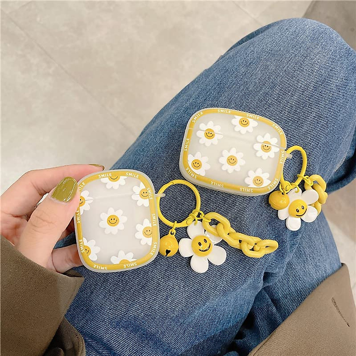 Smiley Face Aesthetic AirPods Case 1 st & 2 nd Generation with Keychain, Silicon Shockproof Protective Case for AirPods 1 & 2, Cute Smiley AirPods Case, Yellow