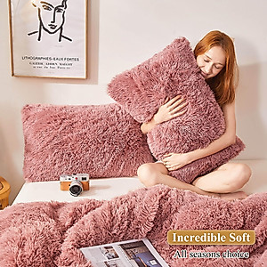 XeGe Faux Fur Throw Pillow Cases, Plush Shaggy Ultra Soft Pillow Covers, Fluffy Crystal Velvet Decorative Pillowcases, Furry Fuzzy Pillow Shams Zipper Closure, Set of 2(Standard, Old Pink)