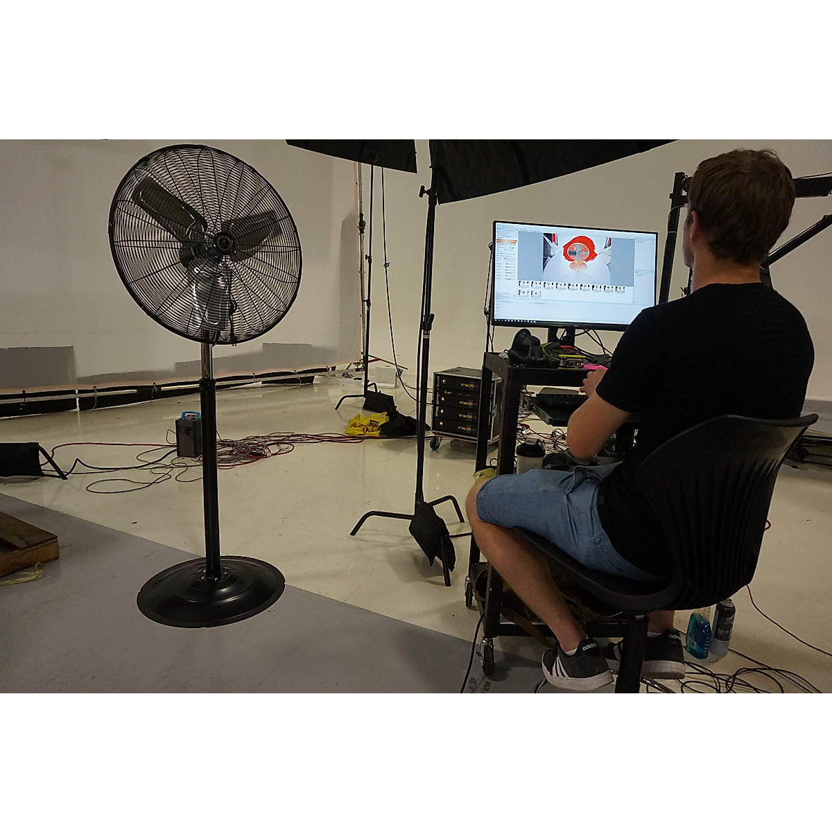 TPI Corporation CACU30-PO-HD Commercial Heavy Duty Oscillating Fan, Unassembled w/Pedestal Kit, 30" Blade Diameter, 3 Speed 1/3 HP Motor, 9' Cordset, Black