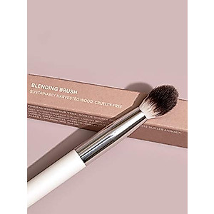 ILIA - Blending Brush | Non-Toxic, Vegan, Cruelty-Free, Clean Makeup