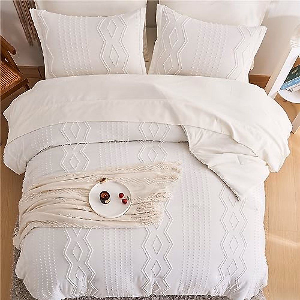 sponwilar Queen Comforter Set 7 Pieces Boho Bed in a Bag, Geometric Textured Tufted Bed Set, Soft Microfiber Lightweight Bedding Set for All Season(Cream, Queen)