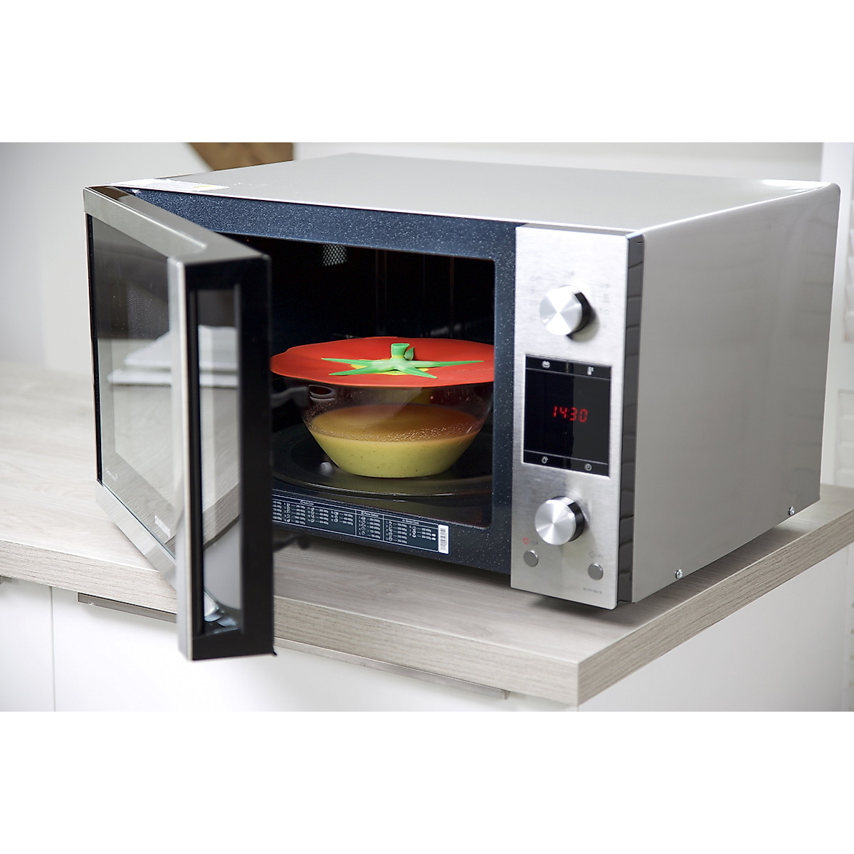 Charles Viancin - Tomato Silicone Lid for Food Storage and Cooking - 8''/20cm - Airtight Seal on Any Smooth Rim Surface - BPA-Free - Oven, Microwave, Freezer, Stovetop and Dishwasher Safe