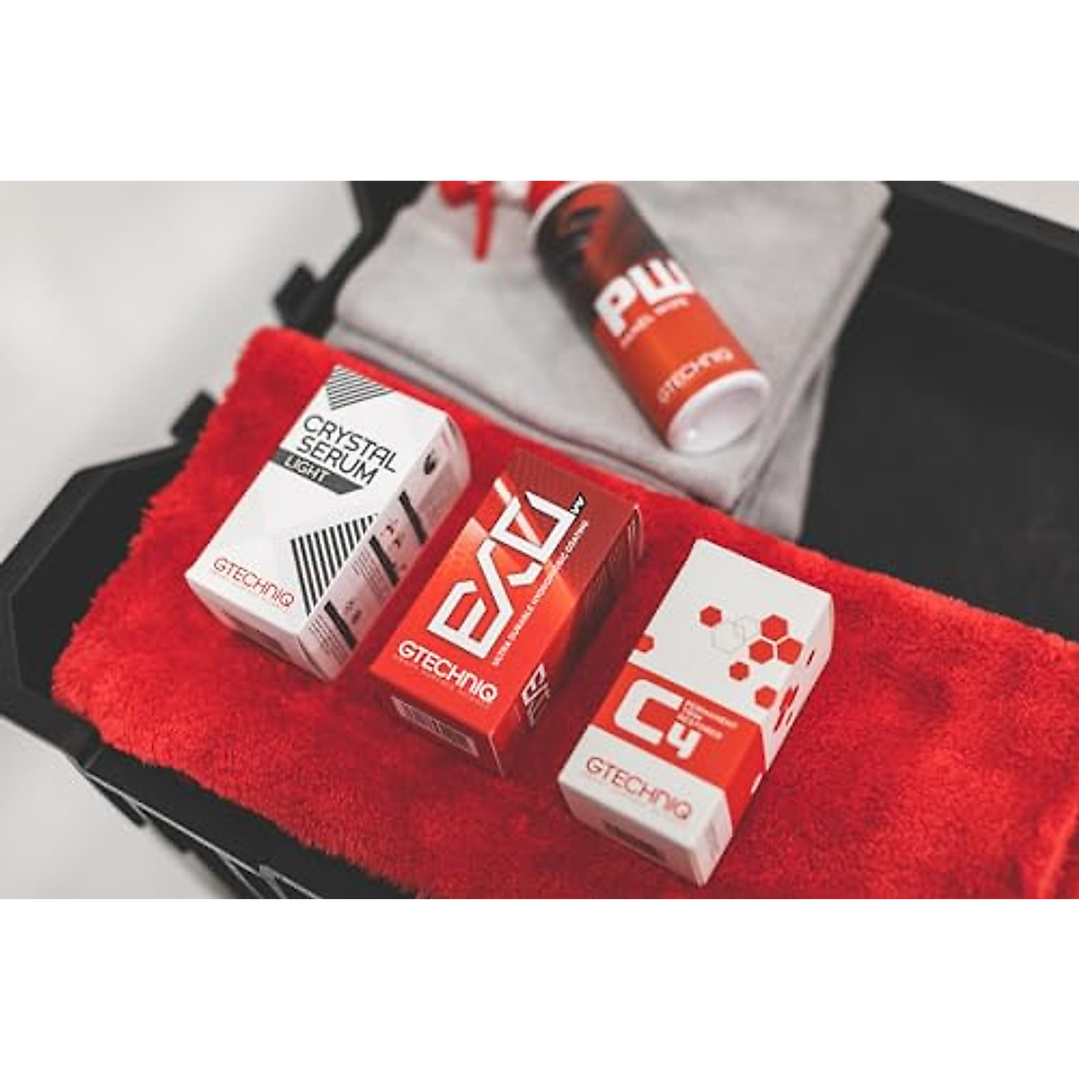 Gtechniq - EXO Ultra Durable Hydrophobic Coating v5 - Protect Your Paint, Add Gloss, Repel Contaminants, Resists Chemicals, Get Rid of Water-Spots (30 milliliters)