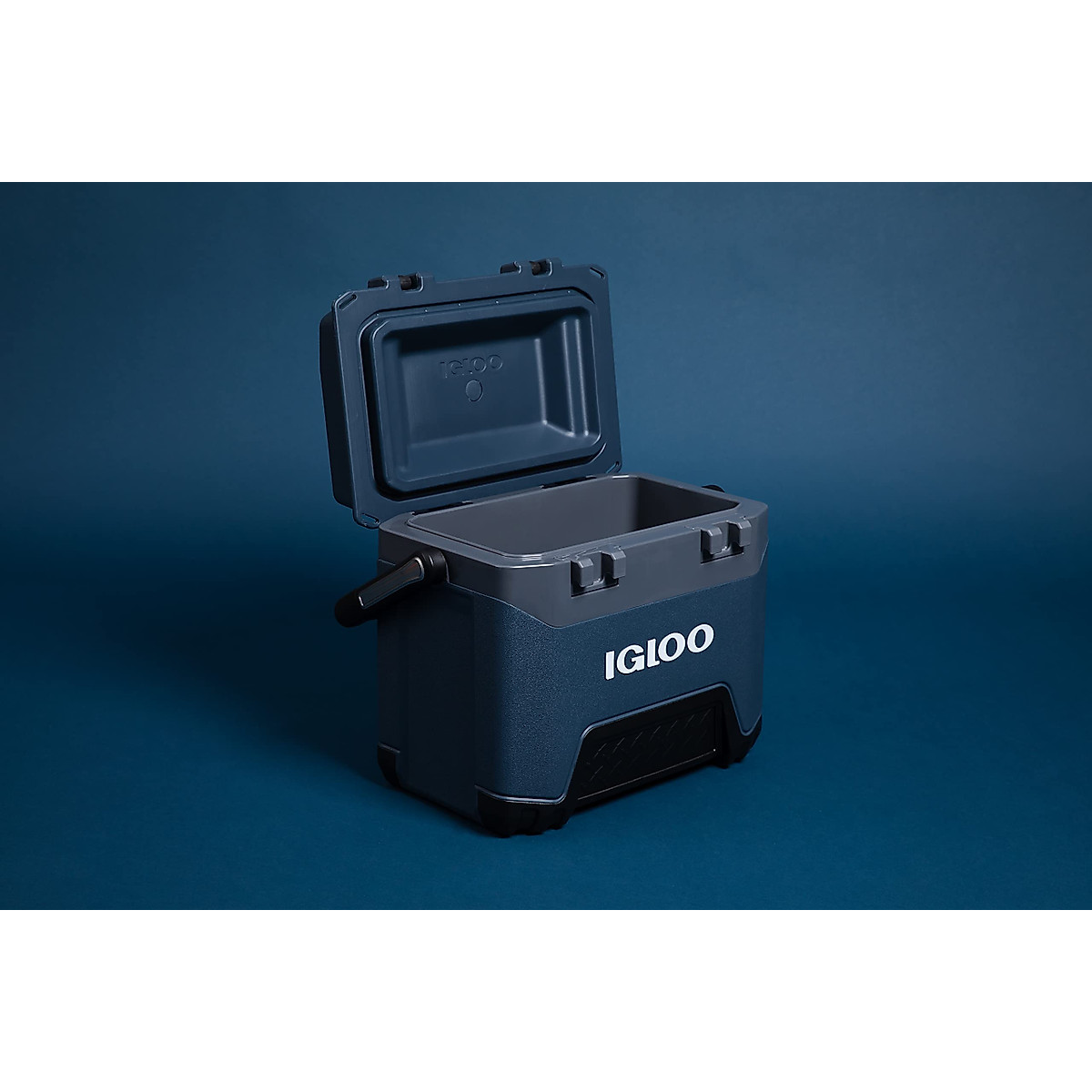 Igloo Heavy-Duty 25 Qt BMX Ice Chest Cooler with Cool Riser Technology