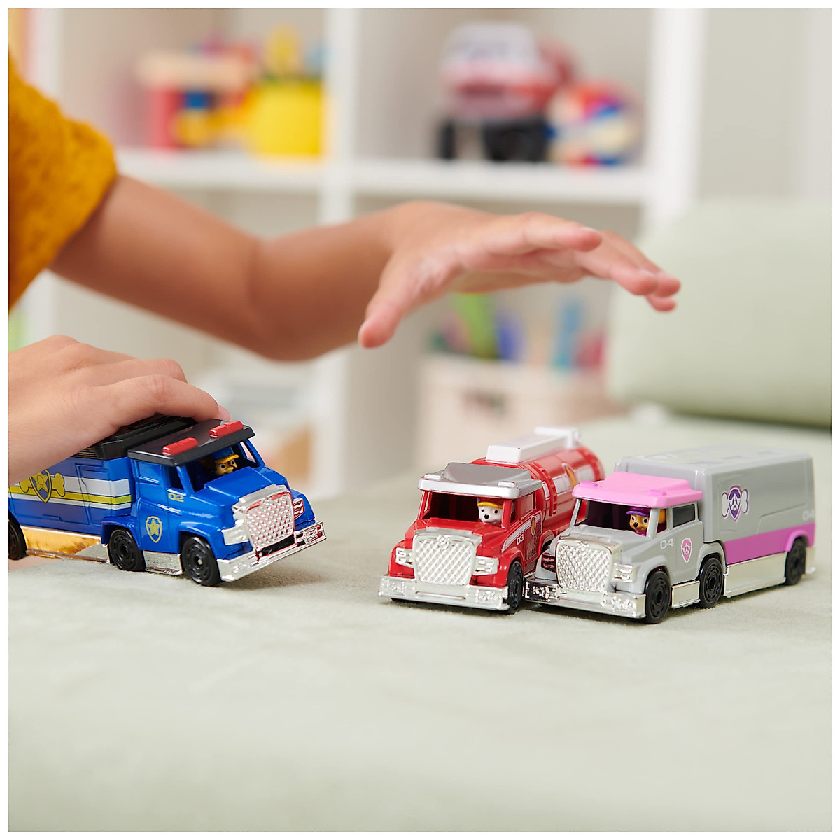 Paw Patrol, True Metal Chase, Marshall and Skye Collectible Big Truck Pups Toy Trucks (Amazon Exclusive) 1:55 Scale, Kids Toys for Ages 3 and up