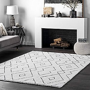 nuLOOM Beaulah Modern Trellis Shag Area Rug, 5' 3" x 7', White