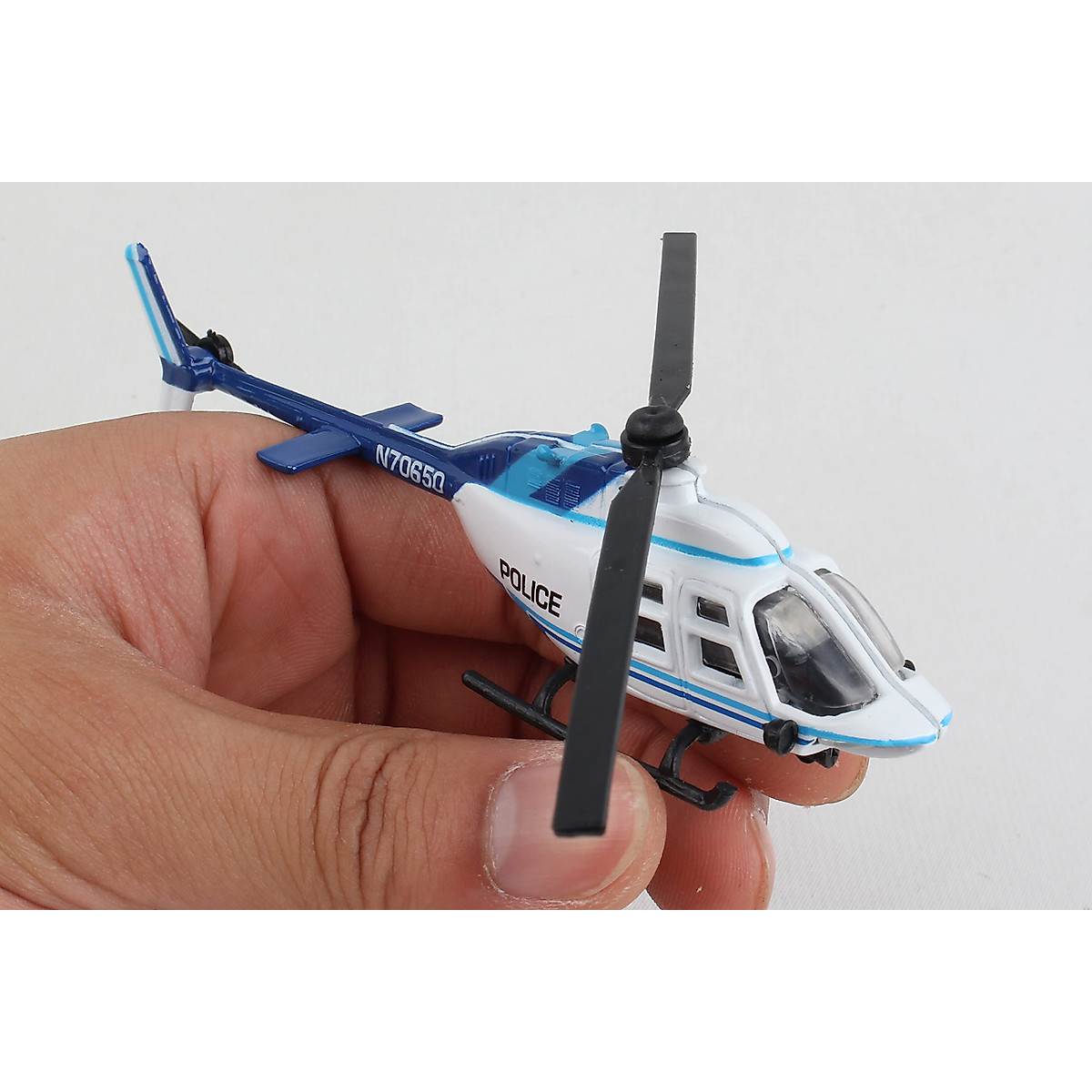 Daron Worldwide Trading Runway24 Police Bell 206 Jet Ranger