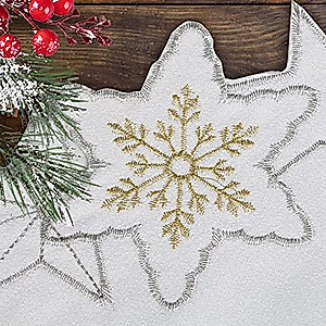 OWENIE Christmas Placemats Set of 4, White Snowman Round Place Mats for Holiday Kitchen Dining Table, Metallic Embroidered Cutwork Snowflakes for Kids, Xmas Party Decorations(4pcs, 15 inches Round)