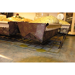 Lawei 30 Pack Paper Loaf Pans, Disposable Paper Baking Loft Mold, 6 x 2.5 x 2 inch Rectangle Paper Baking Pans for Quick Bread Small Pumpkin Breads, Microwave Oven Freezer Safe