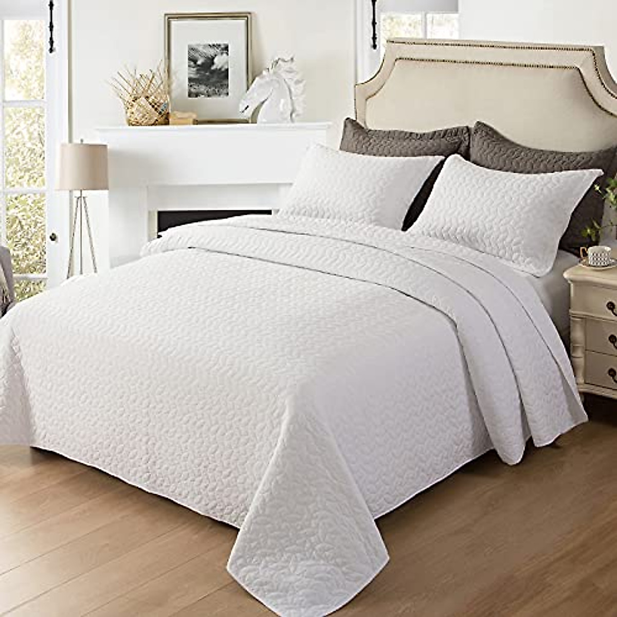 Hygge Hush Summer Quilt Set, King Size Pure White Leaves Pattern 3 Pieces Quilt Set, Oversized Modern Style Bedspread Set for All Season (1 Quilt & 2 Pillow Shams)