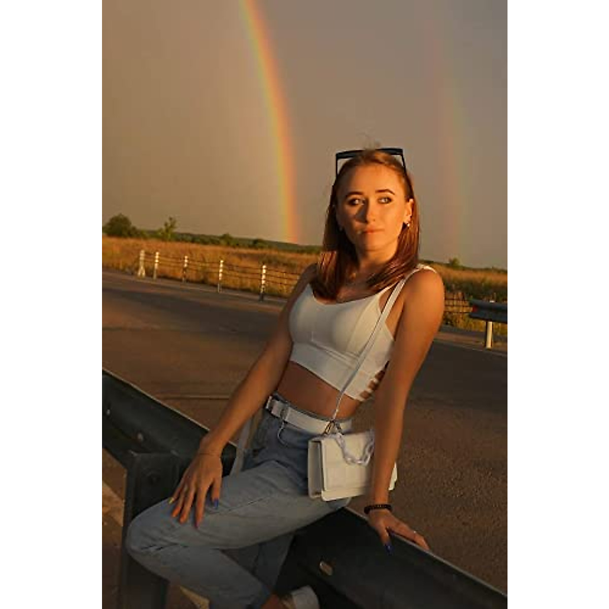 YIKOEE Mini Purse for Women with Detachable Plastic Chain Strap (White)