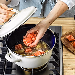 BK Indigo Dutch Heritage Round German Enamelled Casserole with Lid with PFAS-Free Ceramic Non-Stick Coating, 26 cm/5.2 Litre, Induction, Dishwasher Safe, Oven Safe, Cream