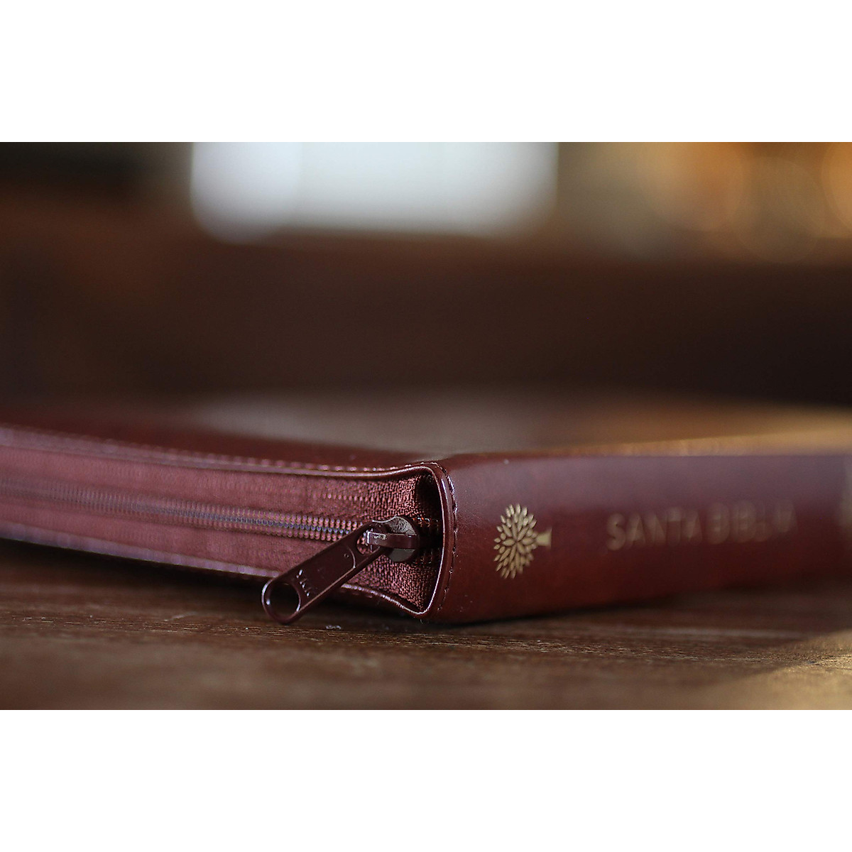 Biblia Reina Valera 1960 letra grande. Símil piel canela, cremallera, tamaño manual / Spanish Bible RVR 1960. Handy Size, Large Print, Leathersoft, Brown Zip