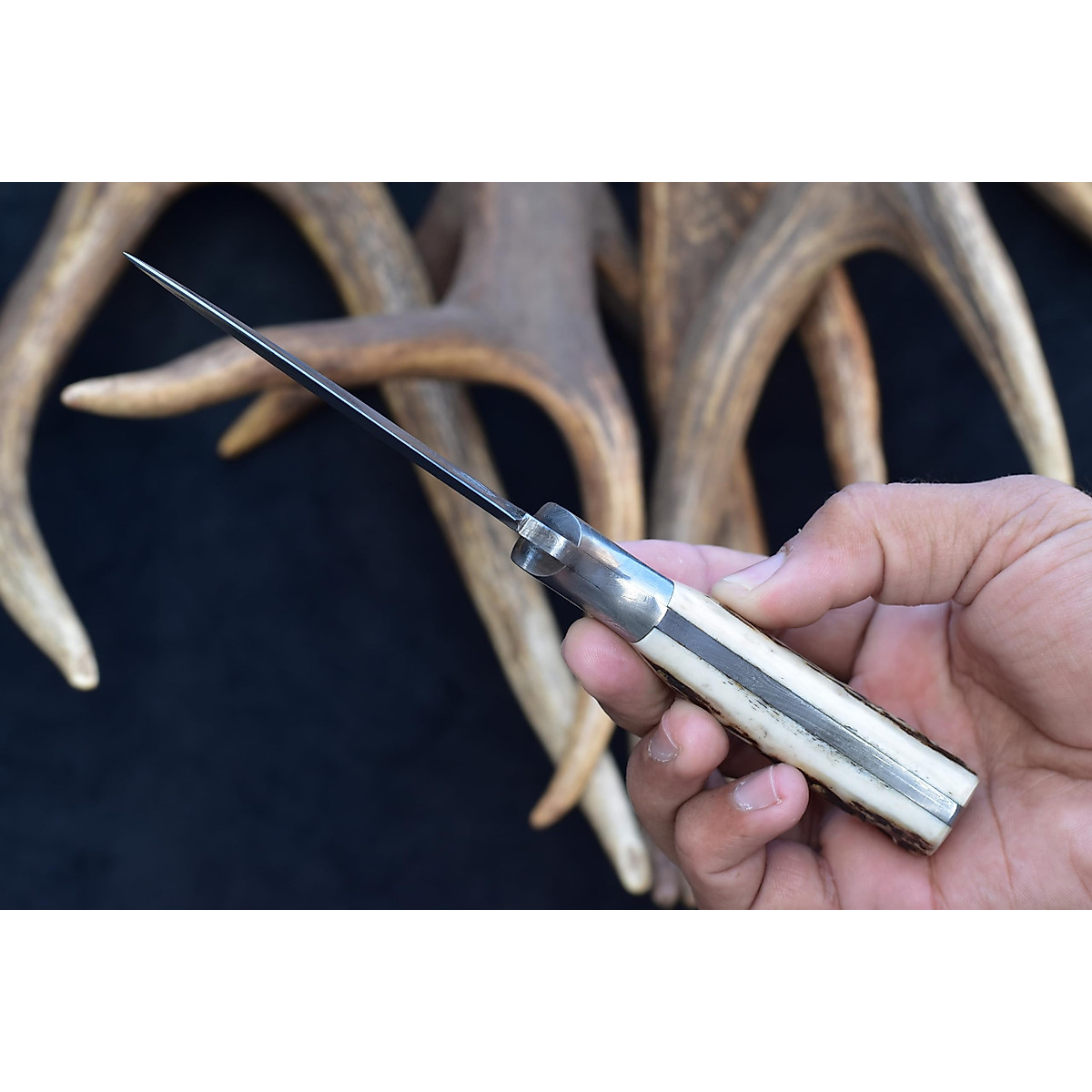 Knives Ranch Handmade All-Rounder Damascus Steel 7-1/2" Knife with Red Stag Antler Handle and Heavy-Duty Cow Leather Horizontal Carrying Cowboy Style Sheath (2142-SG)