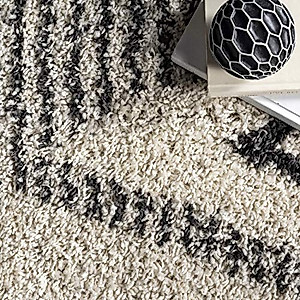 nuLOOM Cassia Moroccan Diamond Shaggy Tassel Area Rug, 8' x 10', Off-white