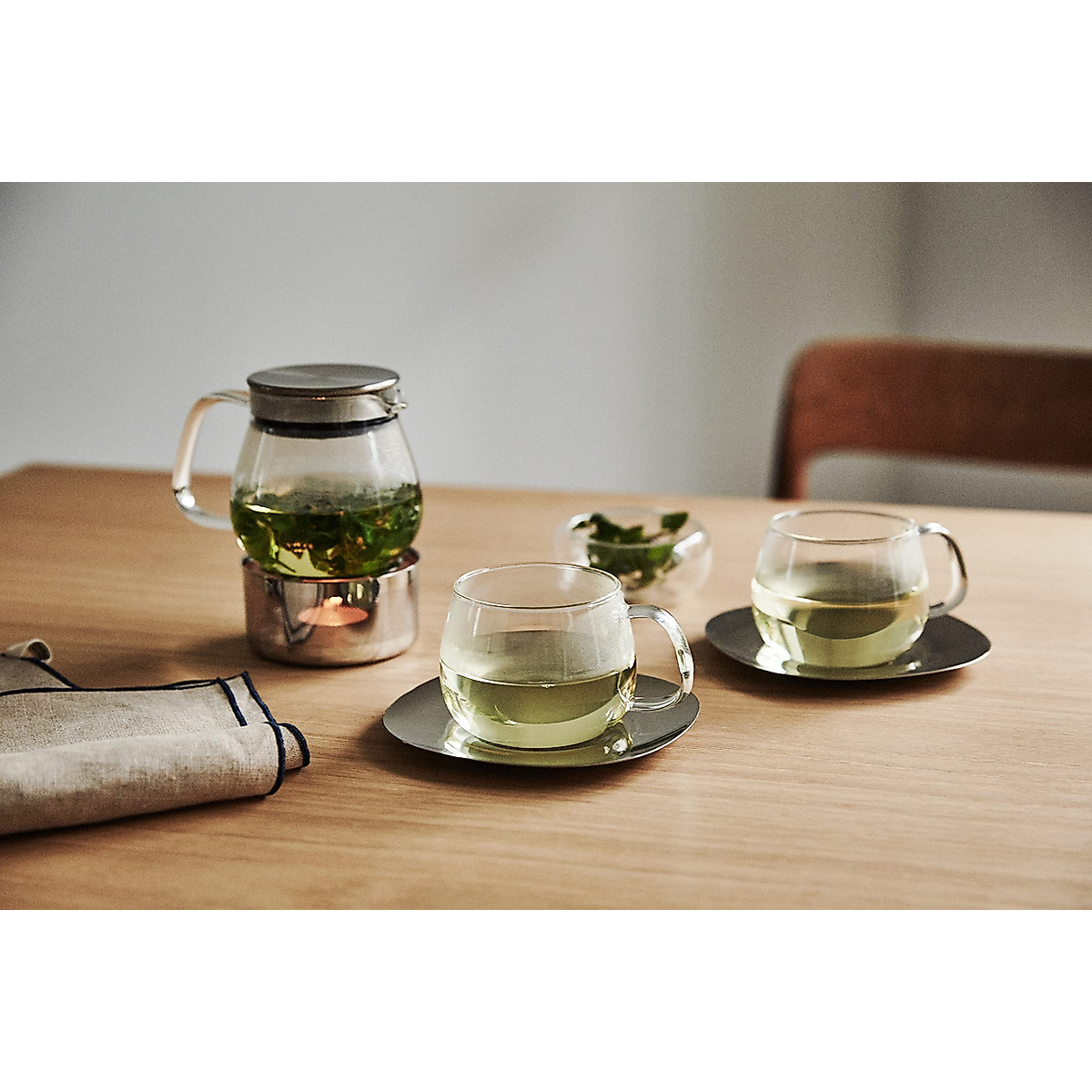 Kinto Stainless Unitea One Touch Teapot 460 ml. Heat-resistant glass teapot with stainless steel strainer and lid.