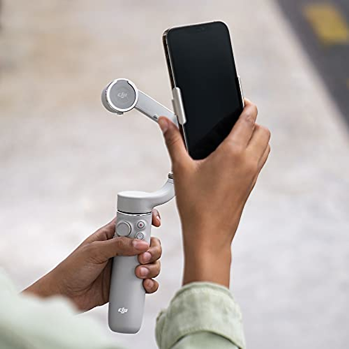 DJI OM Magnetic Phone Clamp 2