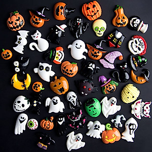 50PCS Halloween Slime Charms Kalolary Halloween Resin Flatback Charms Pumpkin Ghost Spider Skull Embellishments Ornaments Kawaii Halloween Buttons Miniatures for Craft Scrapbook Phone Case DIY Making