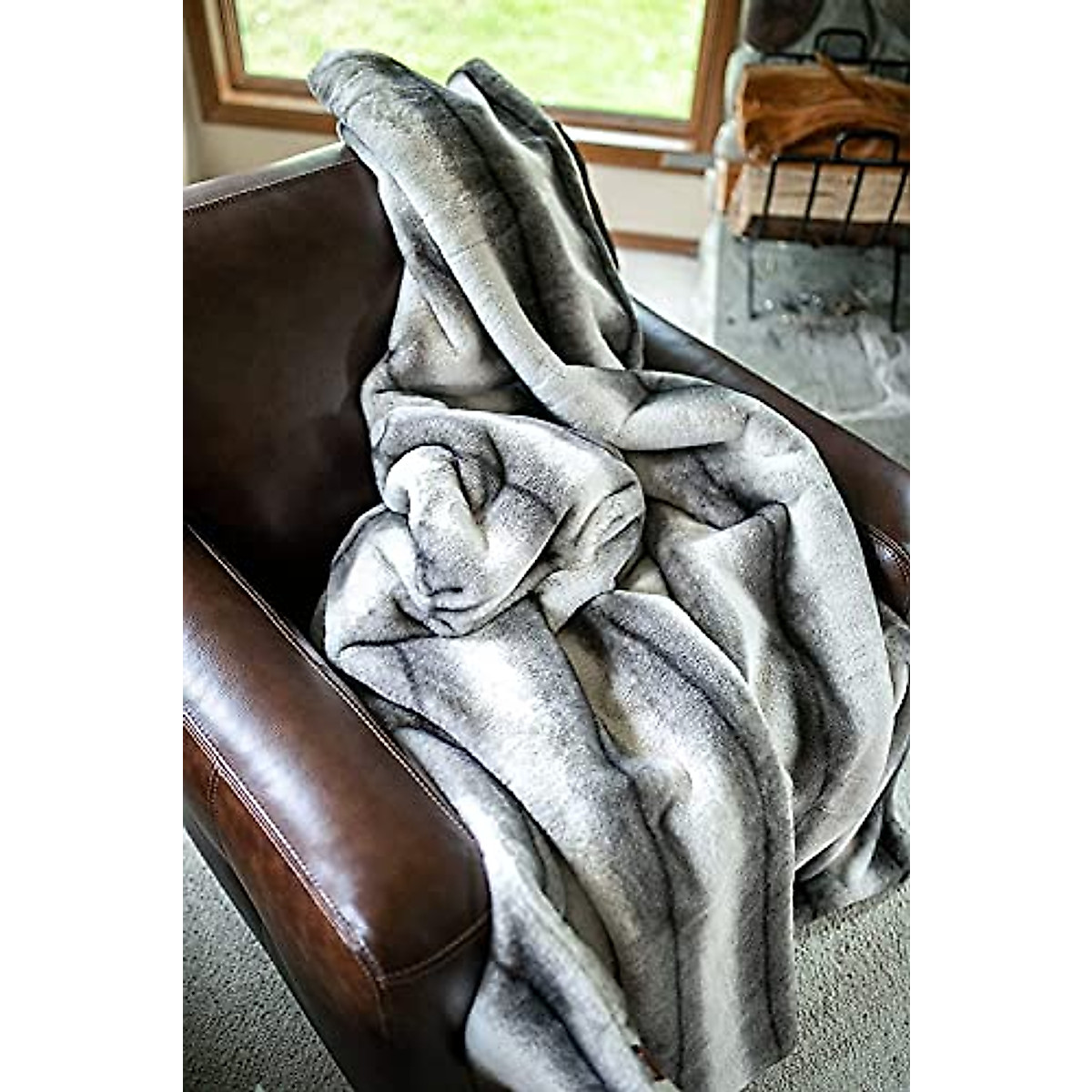 Double Sided Faux Fur Throw Blanket Silky Soft Oversized Afghan Machine Washable, Grey Striped Mink Chinchilla Shadow Fox (Charcoal, 60Wx70L)