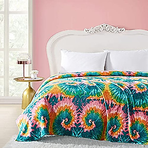 Betsey Johnson | Fleece Collection | Blanket - Ultra Soft & Cozy Plush Fleece, Lightweight & Warm, Perfect for Bed or Couch, Queen, Tie Dye Love