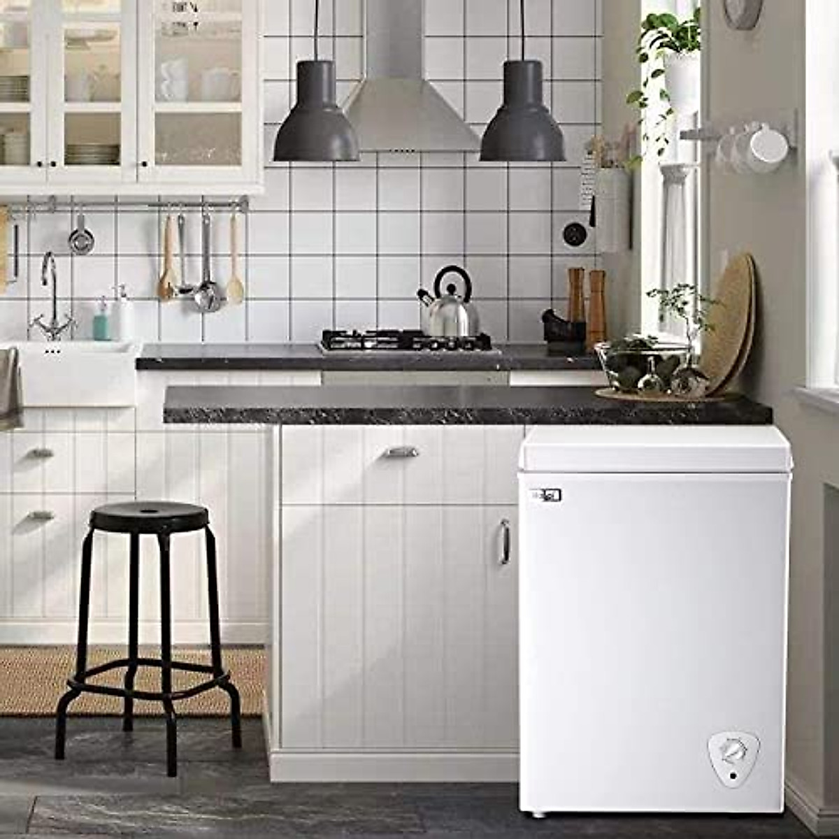 Deep Frezeer 3.5 Cubic Chest Freezer, Mini Freezer Compact Deep Freezer with Top Open Door and Removable Storage Basket, 7 Gears Temperature Control, Energy Saving, for Office Dorm or Apartment