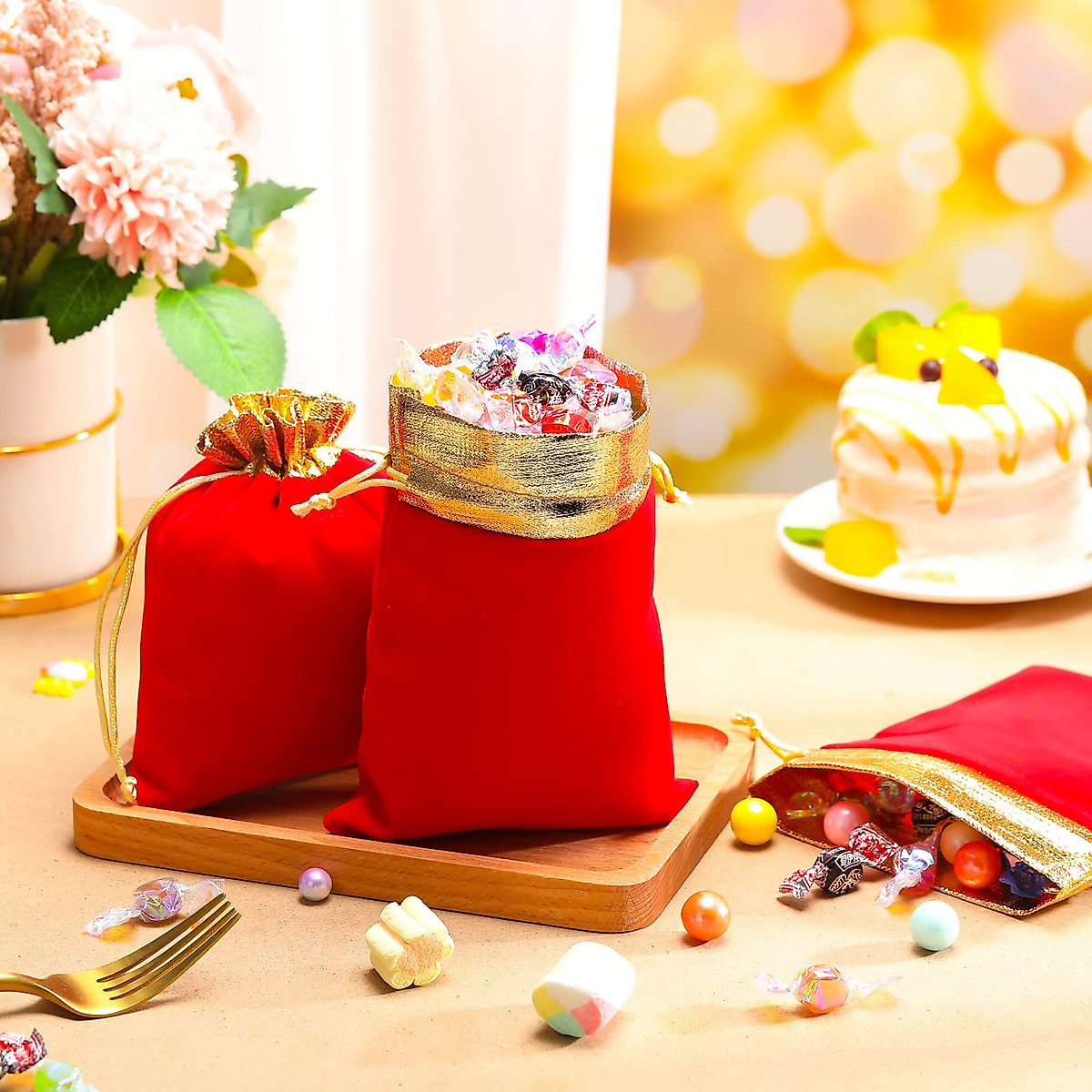 Frienda 30 Pcs Velvet Drawstrings Gift Bags 6 x 5 Inch Jewelry Pouches Drawstring Candy Bags Bolsitas para Recuerdos Velvet Party Favors Present Bag for Christmas Xmas Holiday(Red)