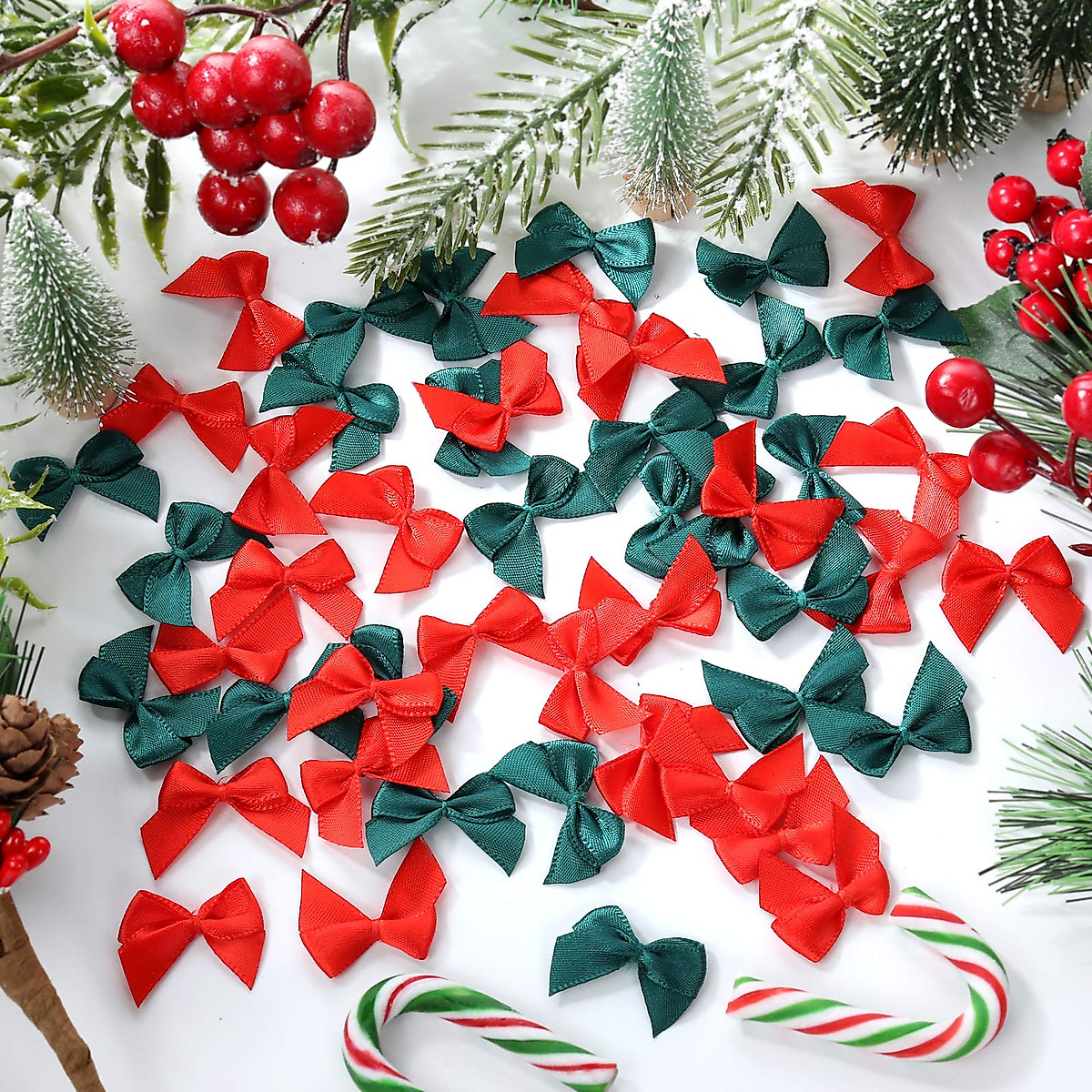 WHQXFDZ 160 Pieces Mini Red and Green Ribbon Bows Christmas Bows for Wedding Birthday Christmas Tree Crafts Home Decoration DIY Making(Red and Green)