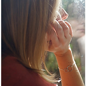 EFYTAL Gifts for Mom from Daughter, 925 Sterling Silver Two Ring Bracelet for Women, 2 Circles Birthday Gift for Daughter, Mothers Day Gift