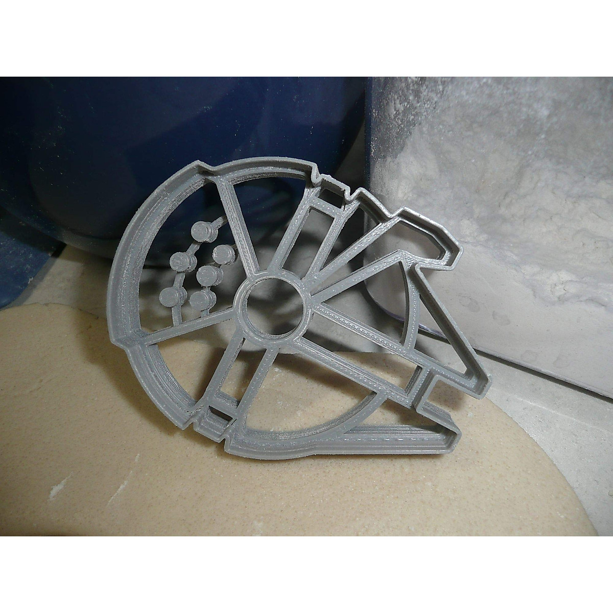 MILLENNIUM FALCON STARSHIP STAR WARS COOKIE CUTTER MADE IN USA PR2298