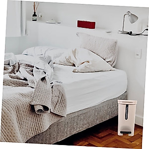 OKUMEYR 10L Plastic Trash Can with Lid, 13 Gallon Capacity, Khaki Color, for Office, Kitchen, Bathroom, Outdoor Use