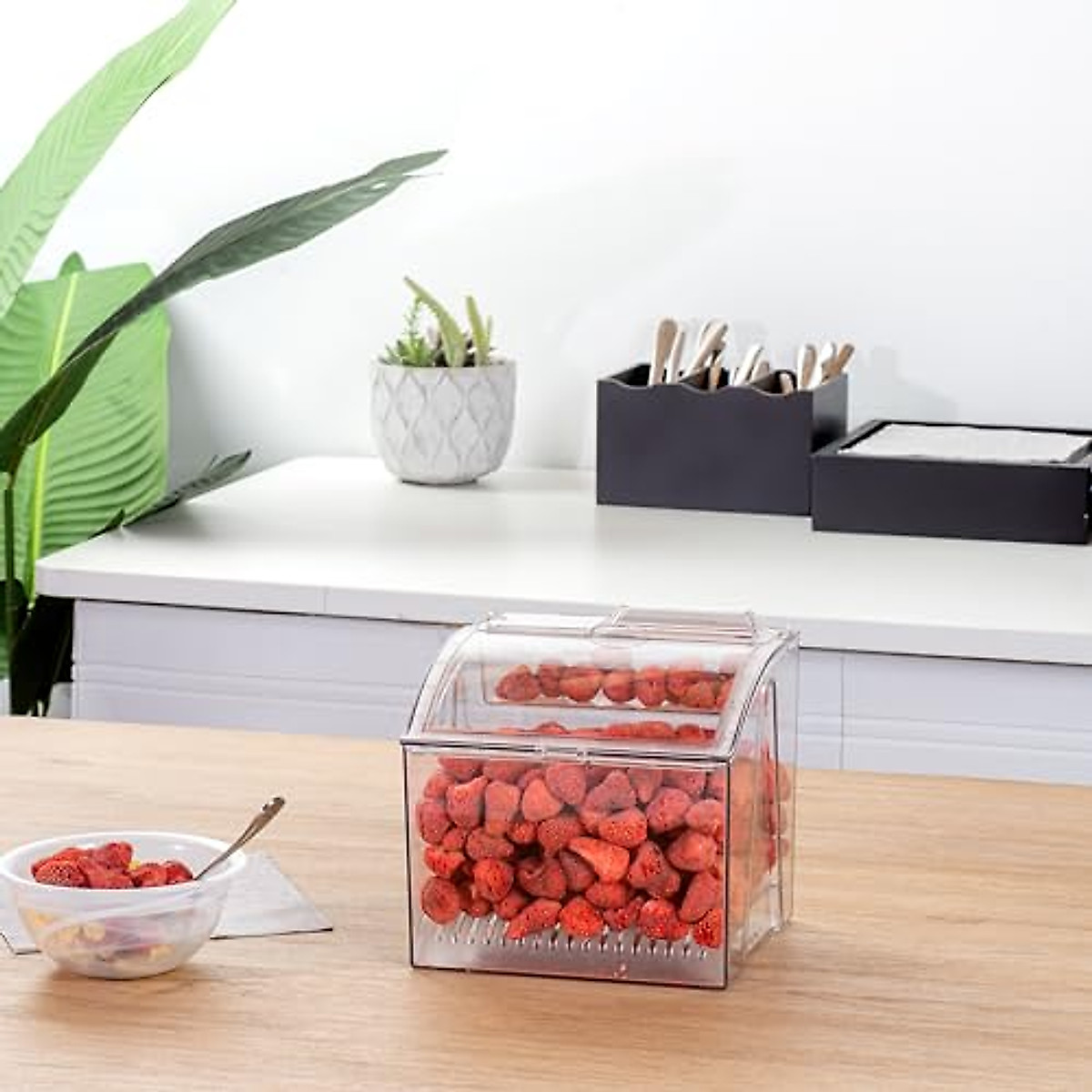 Restaurantware Met Lux 1.6 Gallon Food Storage Container, 1 Airtight Treat Box - With Scoop, Holds Up To 25 Cups, Clear Plastic Cereal Container With Lid, For Kitchen Or Pantry Organization