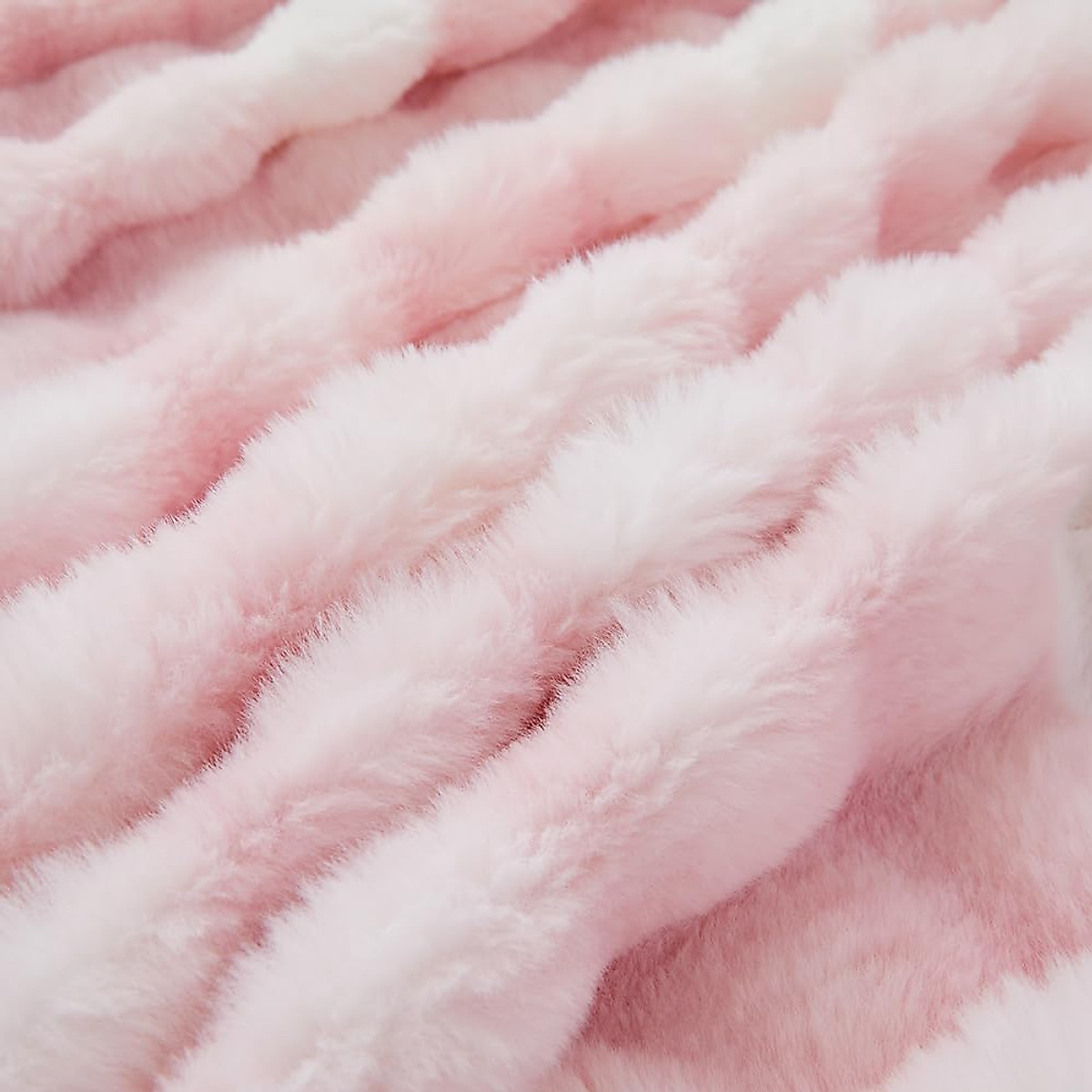 chovy Rabbit Plush Pink White Faux Fur Duvet Cover Comforter Cover King - 3PC Bed Set Ultra Soft Shaggy Flannel Velvet Fluffy Fuzzy Bedding（Duvet Cover x 1 Pillowcases x 2）