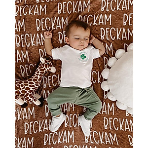 2PCS Infant Toddler Baby Boy St. Patrick 's Day Outfit Set Clover Letter Printed Short Sleeve T-Shirt Tops and Jogger Pants Set (White+Green, 6-12 Months)