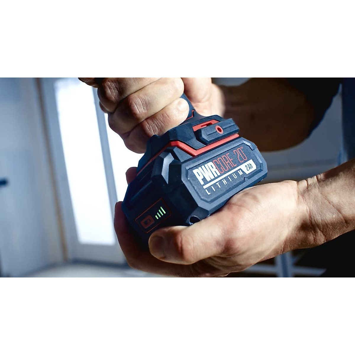 SKIL PWRCore 20 Lithium 2.0Ah 20V Battery with PWRAssist Mobile Charging BY519702