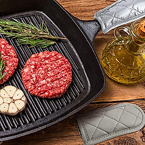 4 Pieces Hot Pan Handle Sleeves Heat Resistant Covers Non-Slip Holders for Home Kitchen Cooking Tools (Classic Styles)