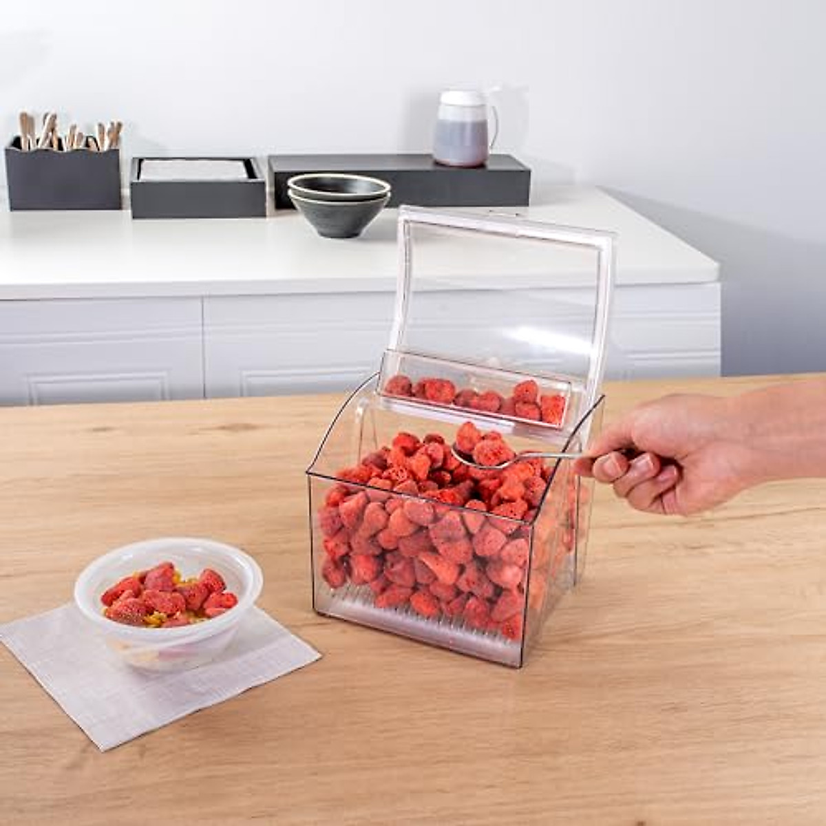 Restaurantware Met Lux 1.6 Gallon Food Storage Container, 1 Airtight Treat Box - With Scoop, Holds Up To 25 Cups, Clear Plastic Cereal Container With Lid, For Kitchen Or Pantry Organization