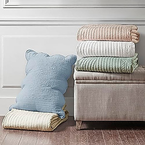 Madison Park Tuscany Quilt Set-Casual Damask Medallion Stitching Design Lightweight Coverlet Bedspread Bedding, Shams, Full/Queen (90 in x 90 in), Medallion Cream 3 Piece