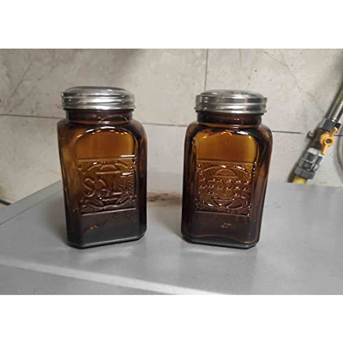 Ritadeshop Depression Style Glass Salt and Pepper Shakers (Amber), 2.35*2.35*4.5 inches