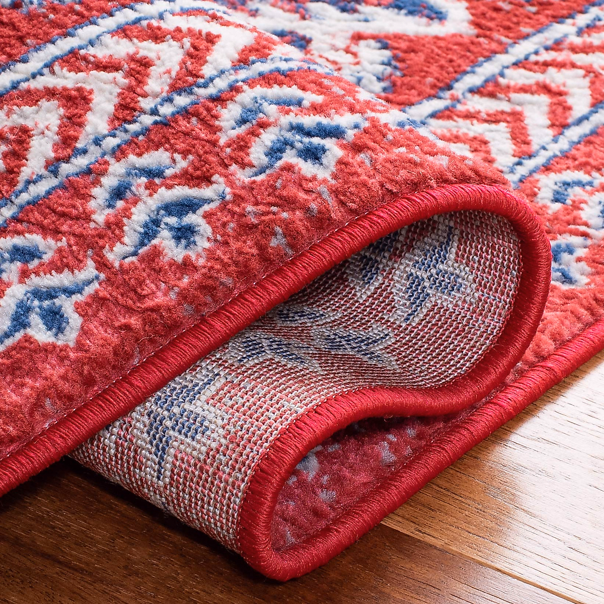 SAFAVIEH Brentwood Collection 8' x 10' Red / Ivory BNT899Q Traditional Oriental Distressed Non-Shedding Living Room Bedroom Dining Home Office Area Rug